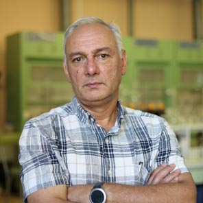 საბუნებისმეტყველო მეცნიერებების და ბიოტექნოლოგიის სკოლა